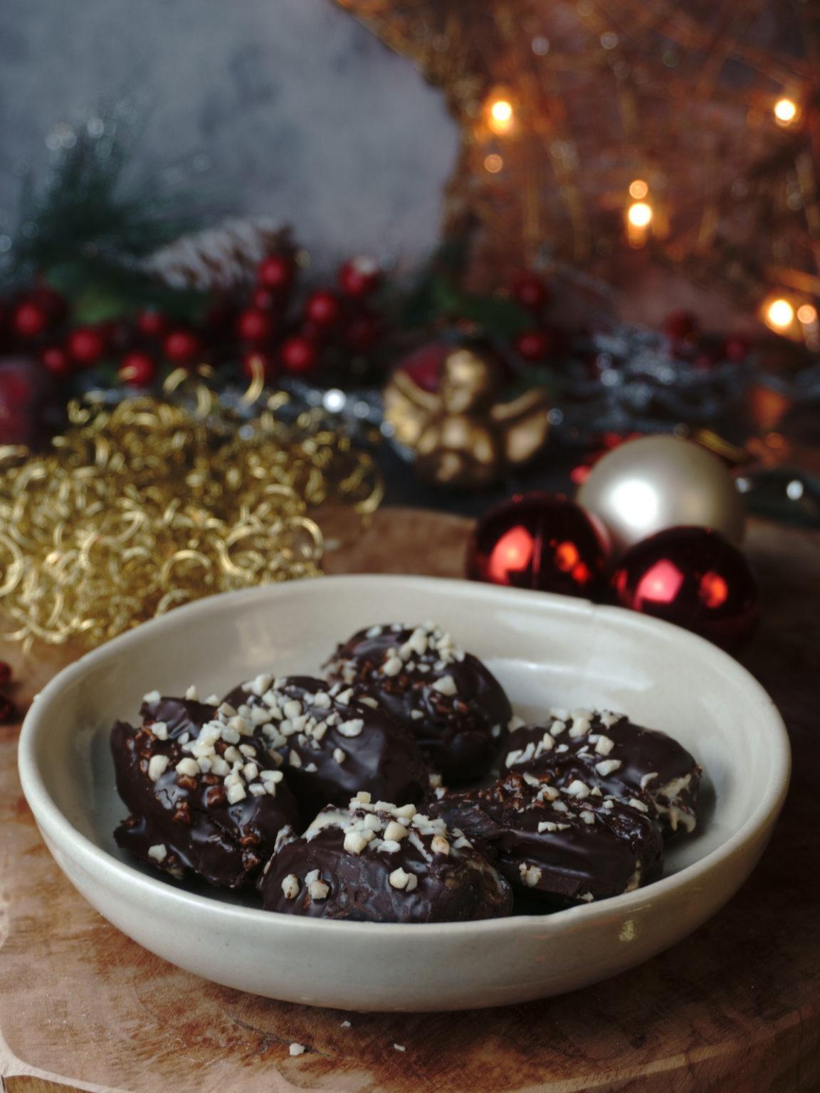 Filled Chocolate Medjool Dates | Healthy Recipe 🌱